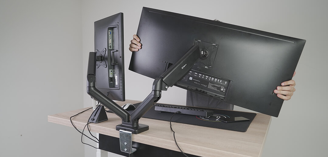 Adjustable PC mount with 360° swivel - Keep your PC off the ground!